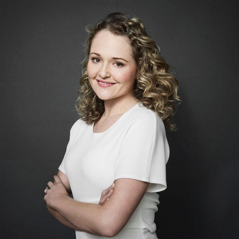 Kristi Sutherland - Domestique